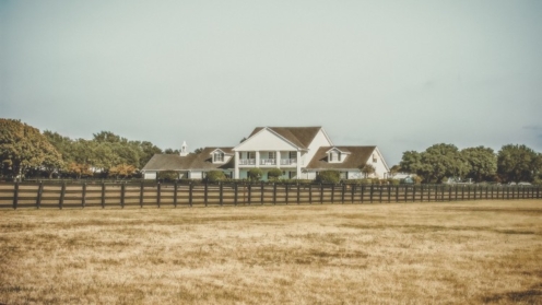 Traditional Texan Ranches Inspire An Enduringly Popular House Style ...